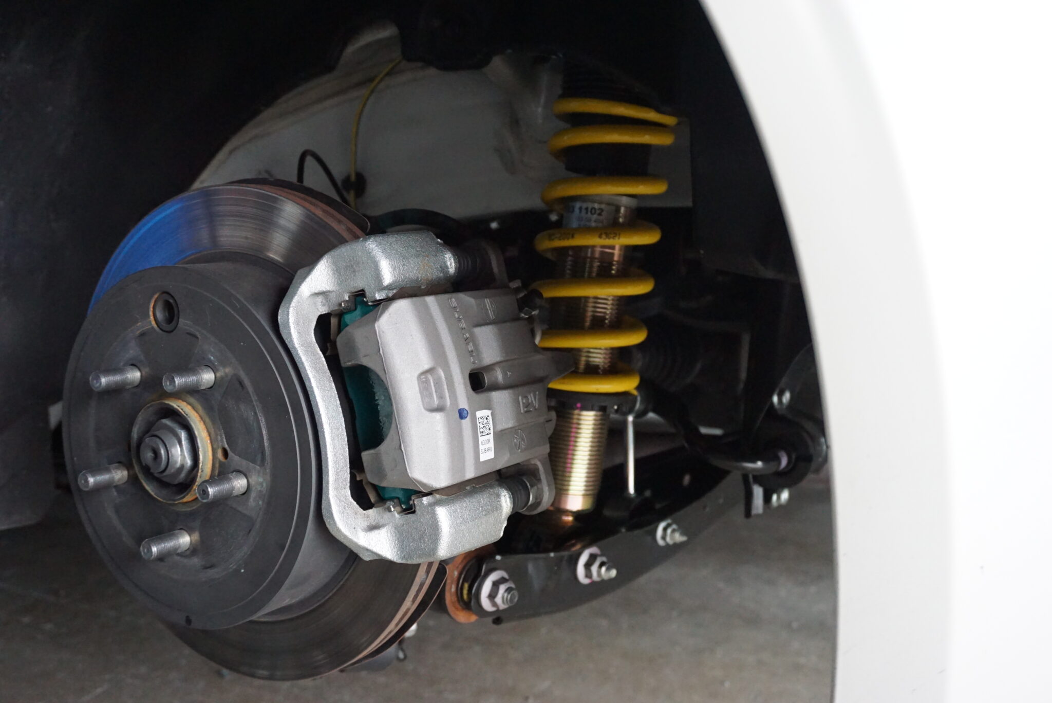 デモカーGR86（ZN8）、18インチの265幅だったものを17インチへ仕様変更w | サカモトエンジニアリング