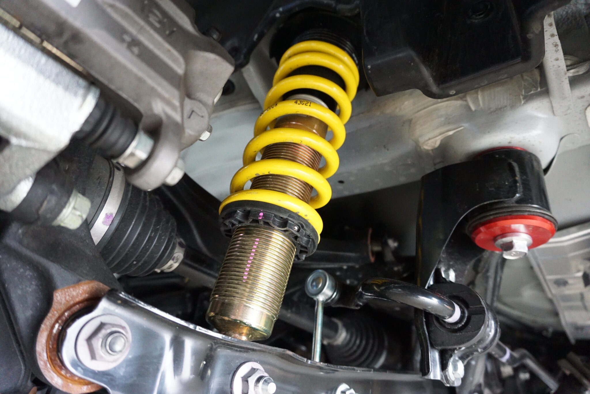 デモカーGR86（ZN8）、18インチの265幅だったものを17インチへ仕様変更w | サカモトエンジニアリング