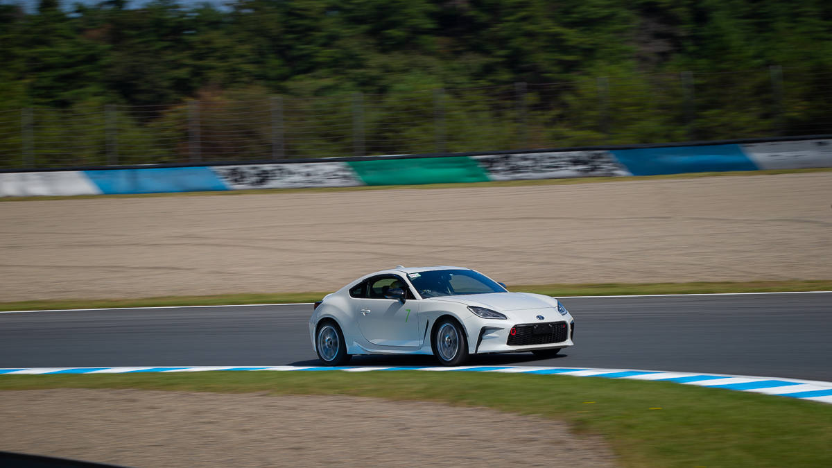 サカモトエンジニアリング ルービックスブレーキパッドセット GR86/86/BRZ用（1台分前後セット） | サカモトエンジニアリング